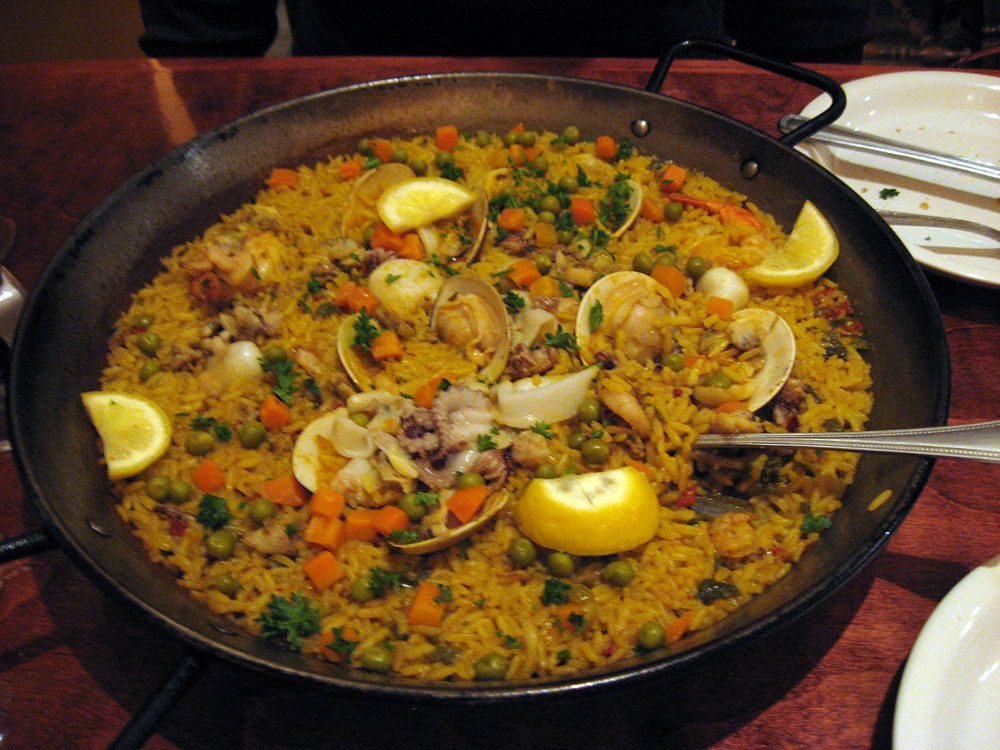 Olde Madrid: Racine, WI restaurant offers tapas, paella