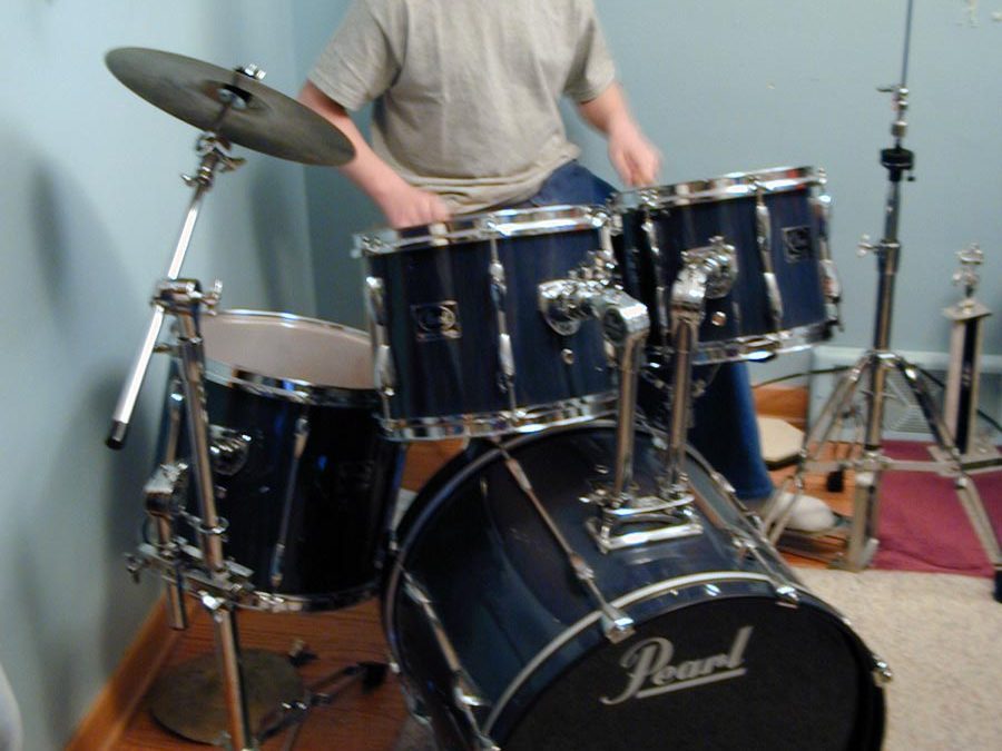 Pearl drum set and Elliot